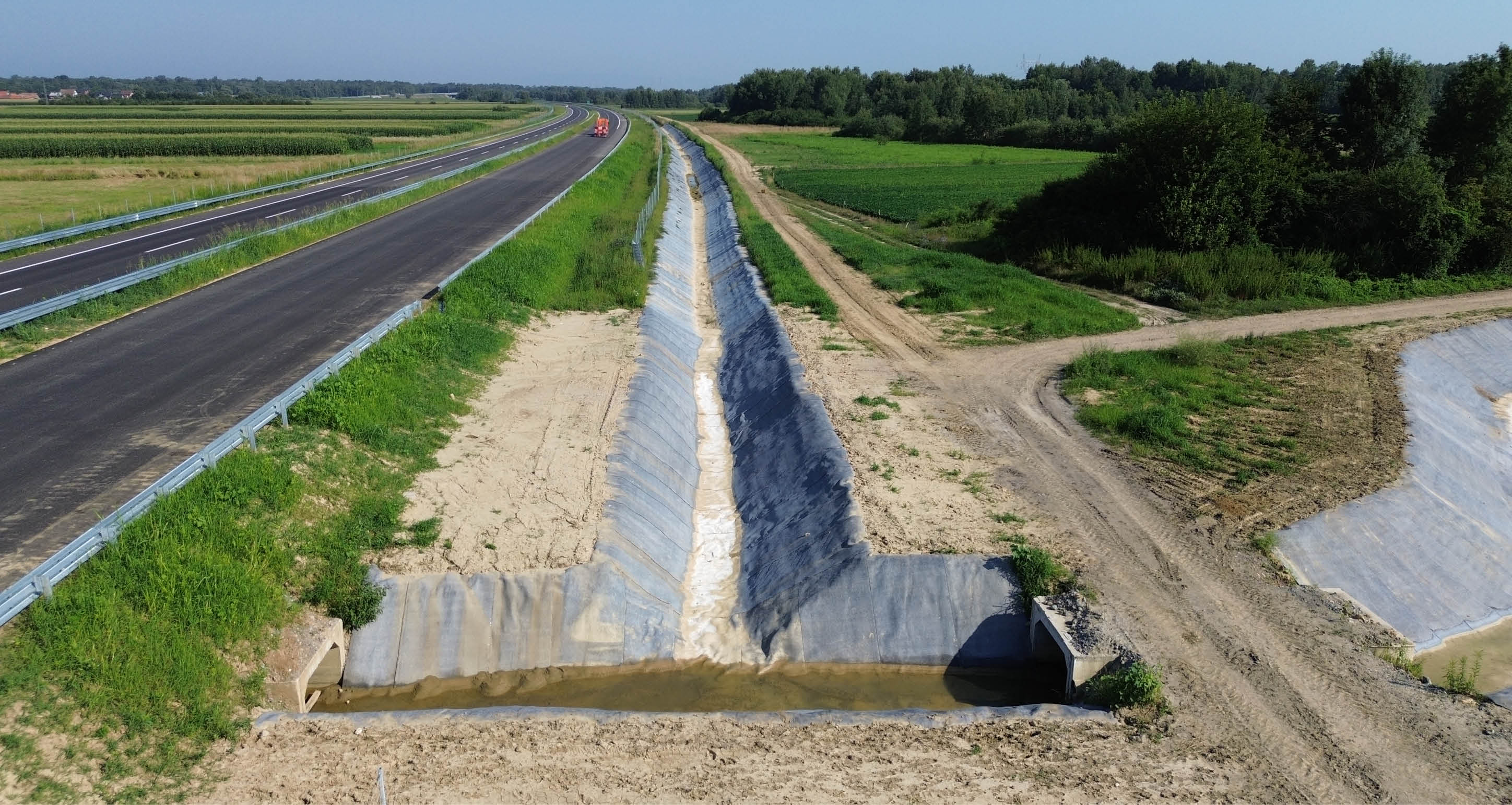 Route - Concrete Canvas